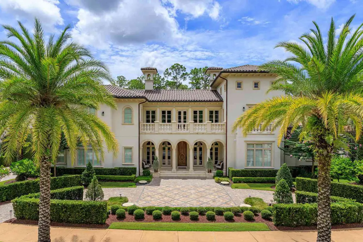 Disney World Houses Unveiled: Luxury Living in the Heart of the Magic